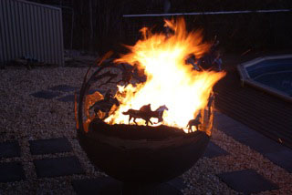 Round-Up Aussie Garden Steel Fireball - INNOVATIVE METALWORX
